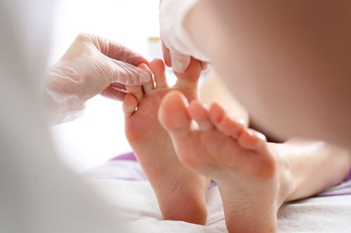 Muscle Spasms vs. Cramps: Key Differences | Elizabeth E. Auger, DPM